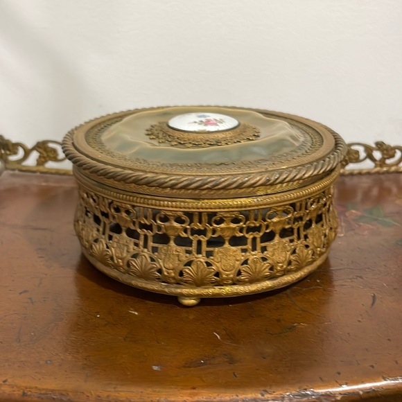 Antique | Accents | Ornate Gold Powder Box Amazing Details Throughout ...